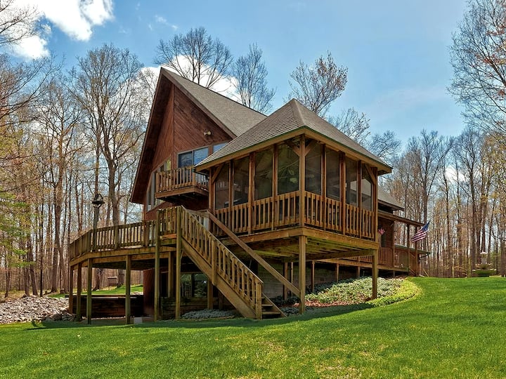 Eagles Cove Lakefront Lodge - Black Lake, Fairview