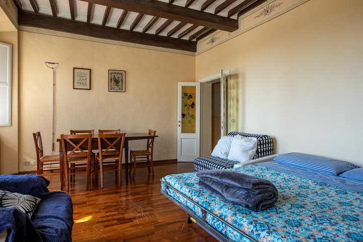 Vista Unica Con Parquet - Centro - Monteriggioni