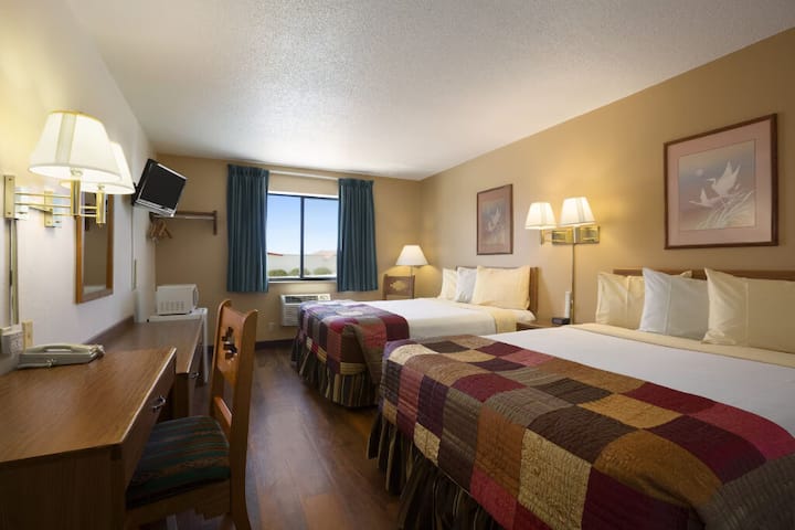 Super 8 Las Vegas | Family 2 Queen Stay - Las Vegas, NM
