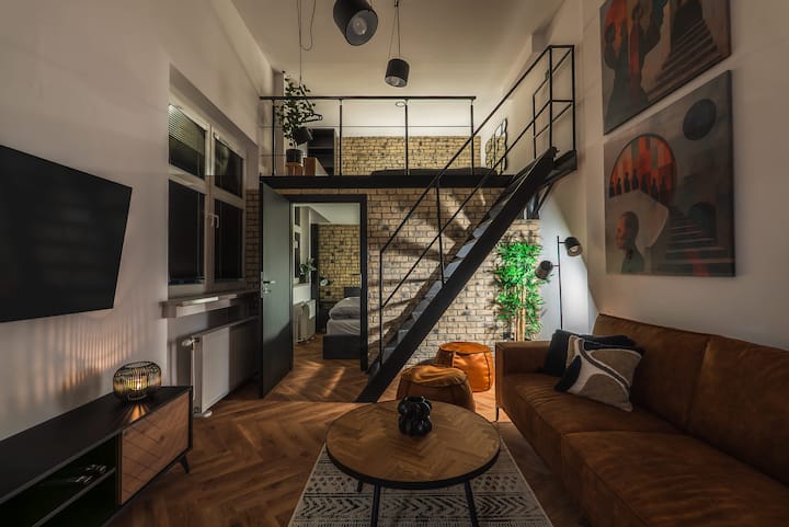 Central Designer Loft - Modern & Chic - Bratislava