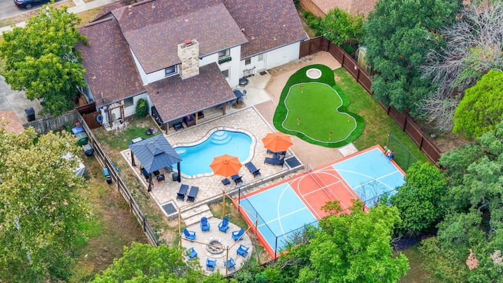 Pool, Games, Pickleball & Putt Putt Fun! - San Antonio, TX