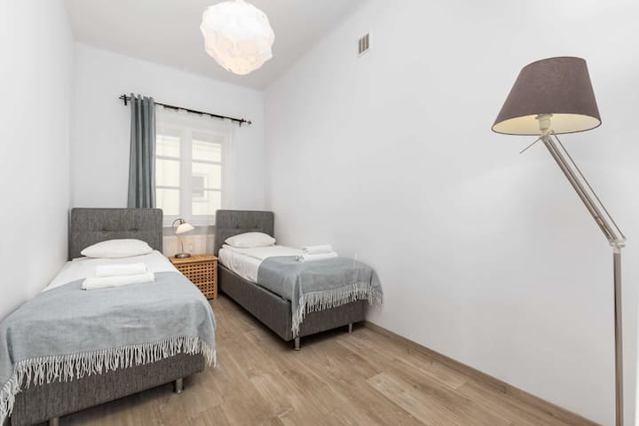 Nowy ŚWiat 29 M13 By Homeprime - Varsóvia