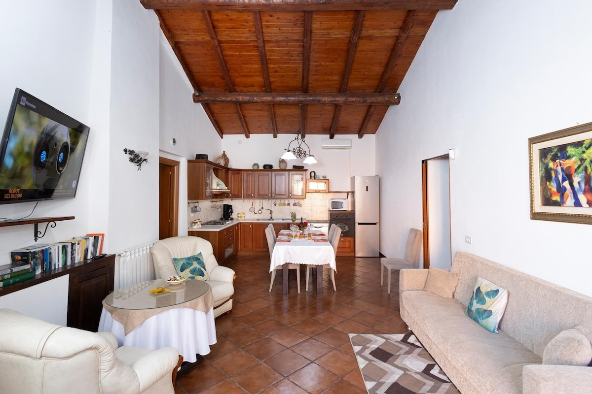 Villa Jelù - Villas for Rent in Castiglione di Sicilia, Sicily, Italy ...