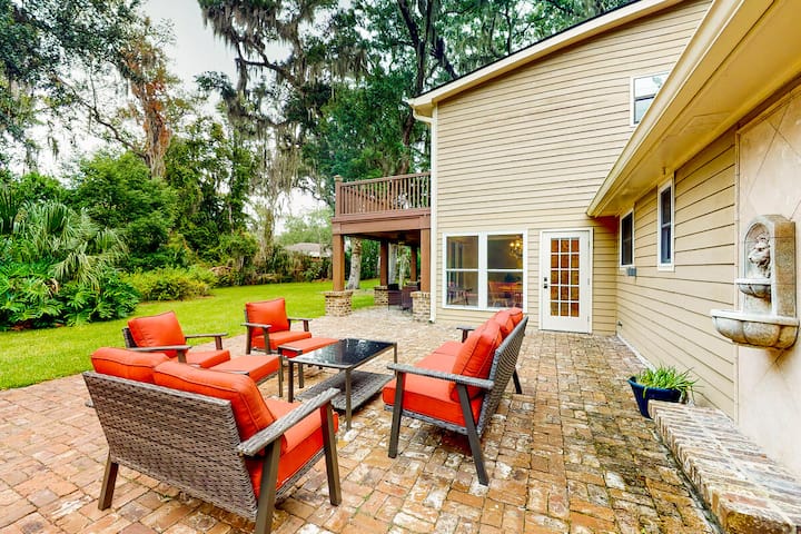 Spacious 4br Dog Friendly | Deck - St. Simons Island, GA