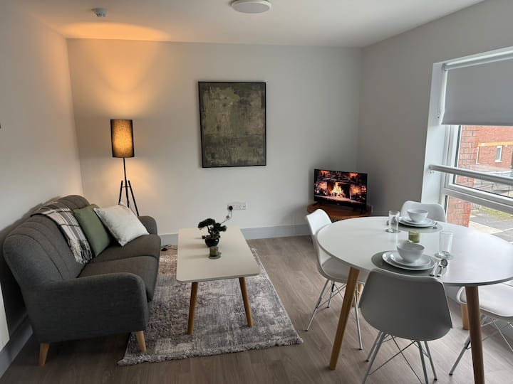 Newly Refurbed 4bd On Dock Road, 1km To Citycentre - Limerick City