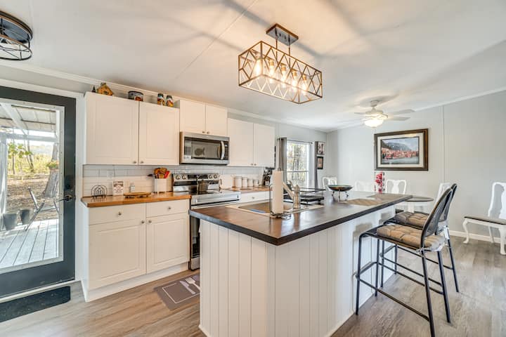 Relax Fireside! Retreat Near Chickamauga Lake - Chickamauga Lake, TN