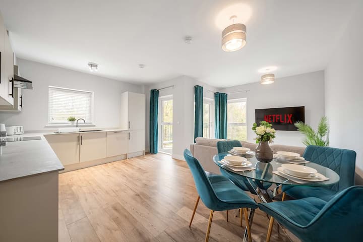 The Roost Group - 2 Bed Riverside Apartment No.3 - Maidstone