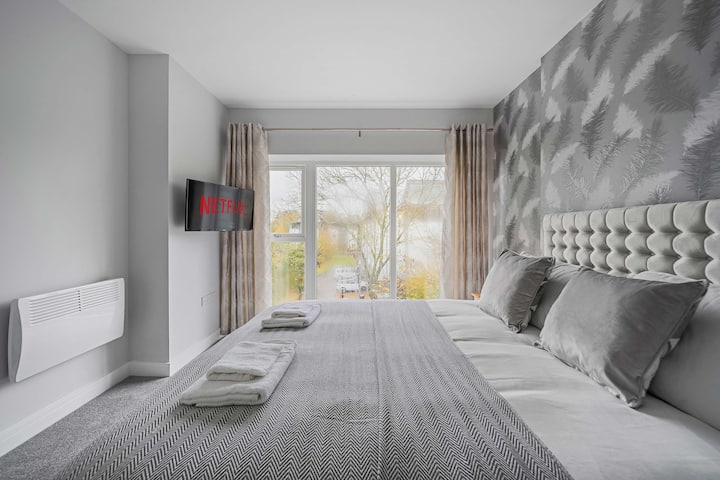 The Roost Group - 2 Bed Riverside Apartment No.4 - Maidstone