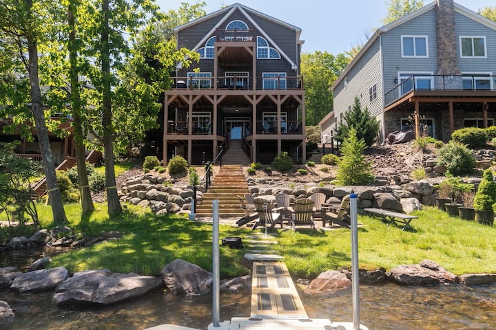 "Lake View Lodge" Lakefront, Hot Tub, Fire Pit - Pocono Pines, PA