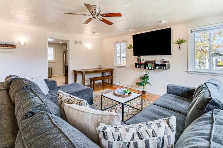Walk To Old Town Lafayette! Cozy Couple’s Escape - Erie, CO