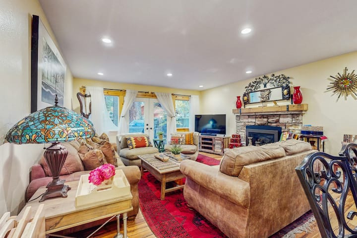 3br Home W/private Yard & Grill - Walk To Marina - South Lake Tahoe, CA