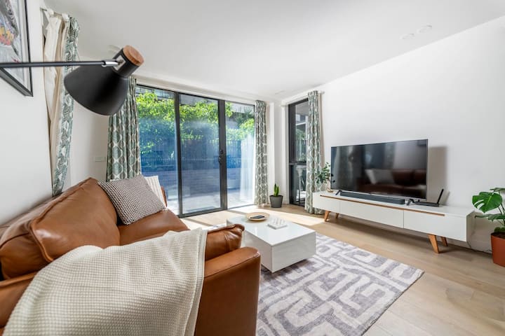 Stay And Play The Dickson Way - Canberra