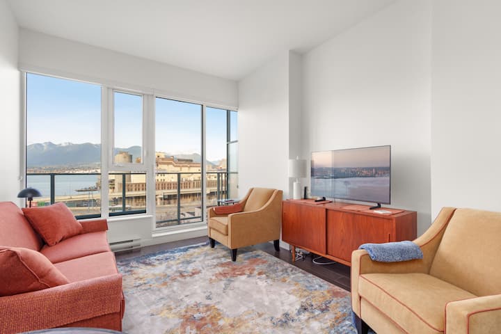 Stunning 2br Suite | Balcony + Laundry & Parking - North Vancouver