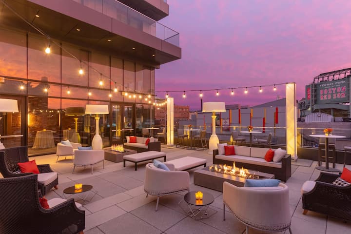 Fenway Park View + On-site Dining. Bar. Gym. - Alpharetta, GA