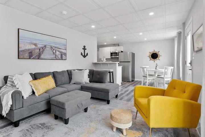 Hot Tub, Fire Pit, Point Beach & Neshotah Beach - Two Rivers, WI