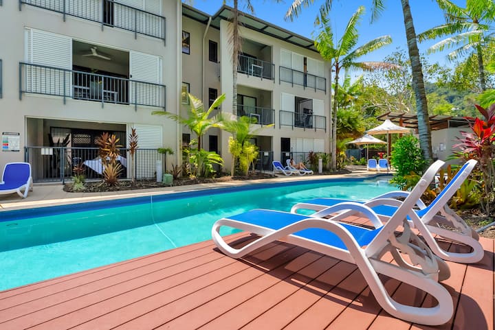 Laguna Escape—swim-out Retreat By Trinity Beach - Trinity Beach