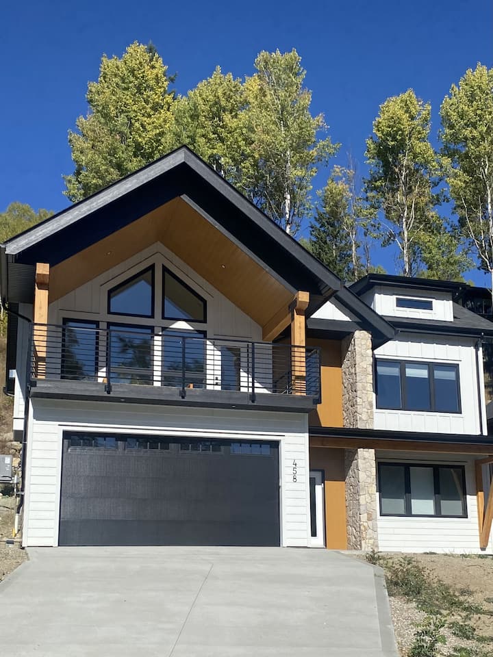 Redzen Heart House - Rossland