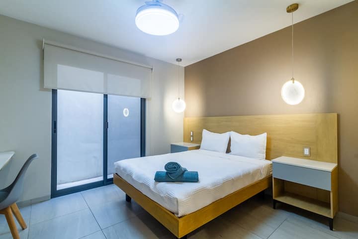 E4 • Cozy Studio W/ Kitchen & Workspace - Zapopan