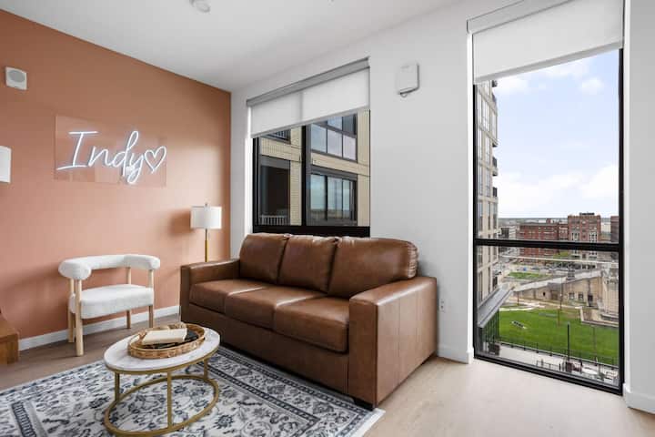 Super Luxury Condo | Mass Ave | Pool+gym+lounge - Mars Hill, IN