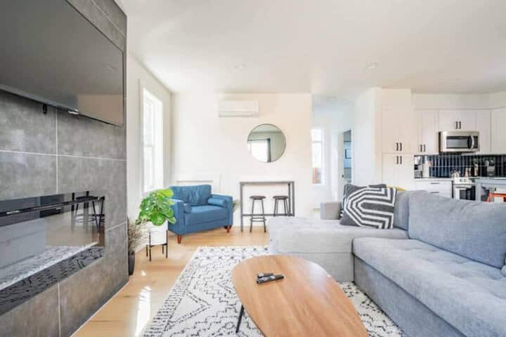 2br | Fireplace | West Seattle | Sophari Home F - Seattle-Tacoma Airport (SEA)