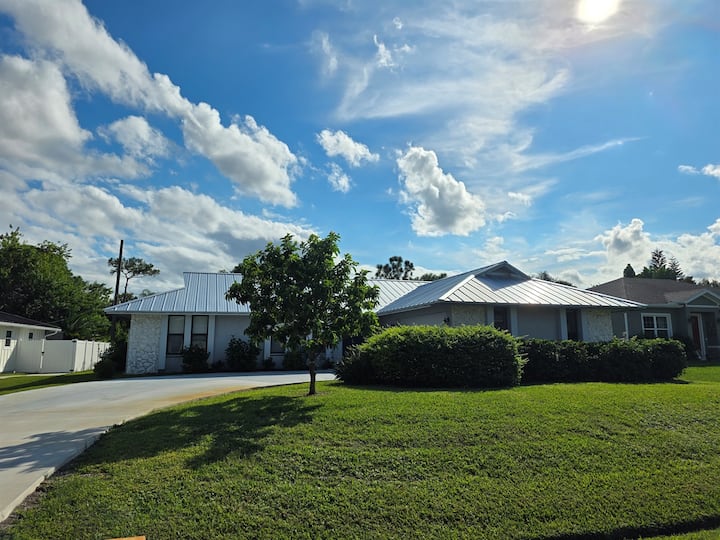 Coastal Comfort In Sandpiper Bay, Port St. Lucie - Port St. Lucie, FL