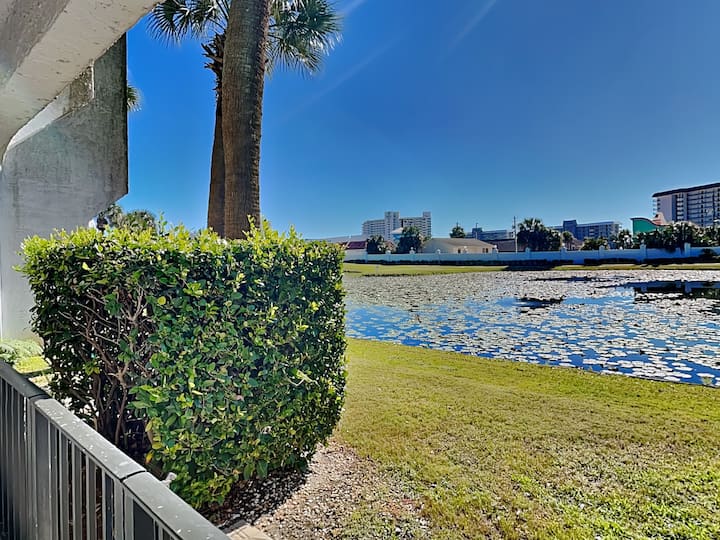 Edgewater Villa #105 | Lakefront + Amenities - 패너마시티비치