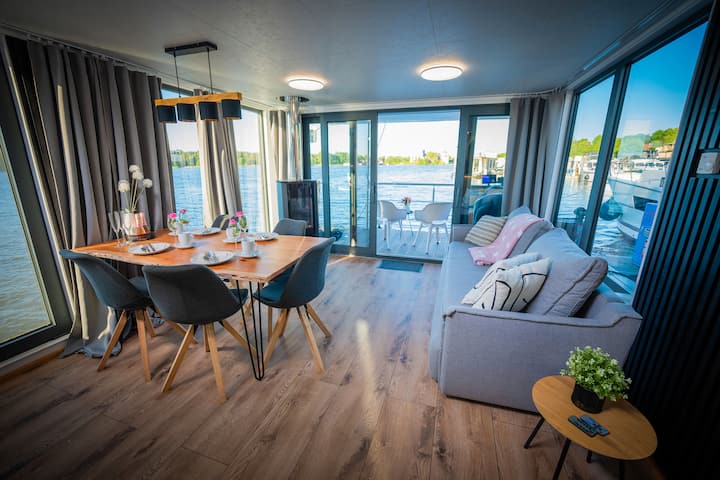 Luxuriöses Hausboot Roma Woma D13 - Mecklenburgische Seenplatte