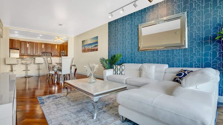Stylish 2br Retreat W/ Pool & Tennis Court Access - Sunny Isles Beach, FL