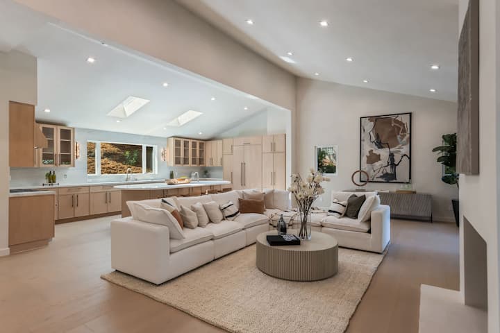 Casa Eleanora By Oraklus - Beverly Hills, CA