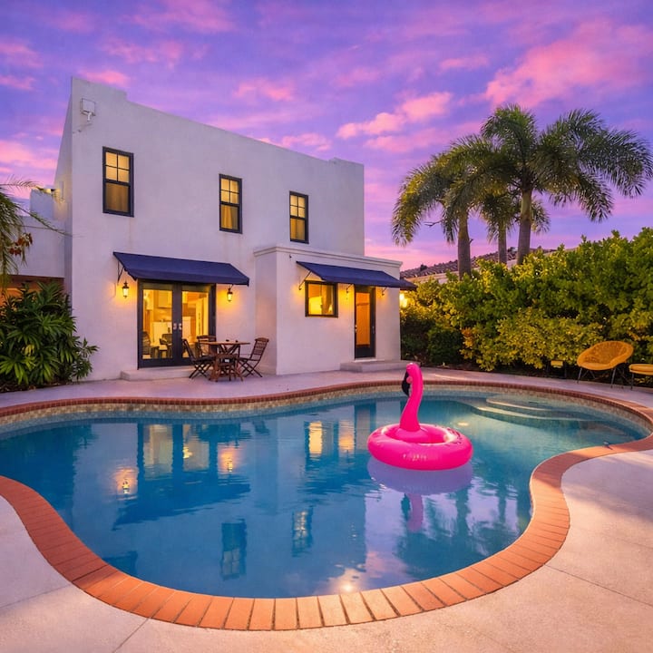 Sunny 4br Getaway | Pool & Private Guest Suite - West Palm Beach, FL