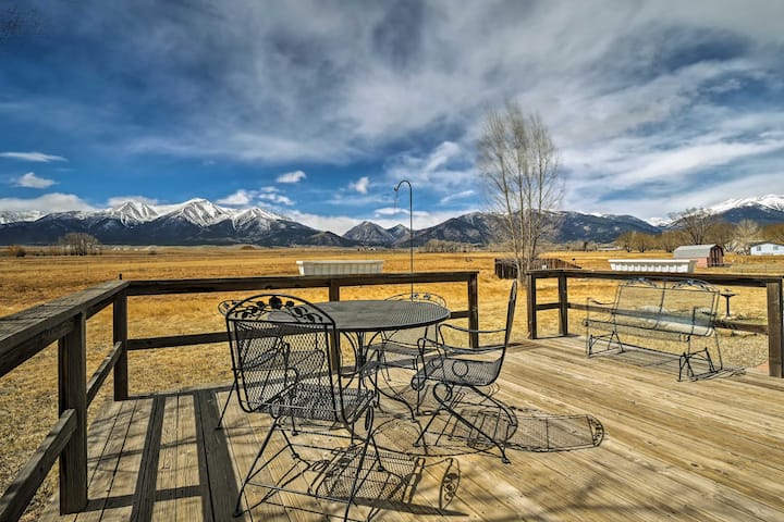 Buena Vista Escape: Mountain Views + Hot Tub - Buena Vista, CO