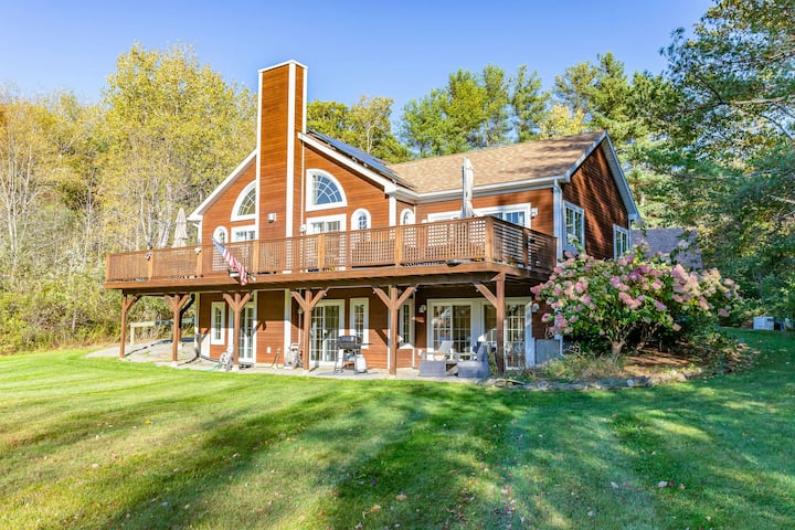 3 Br Luxurious Retreat With Dock & Grill - Belfast, ME