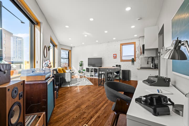 Downtown Denver Suite - Skyline Views - Denver, CO