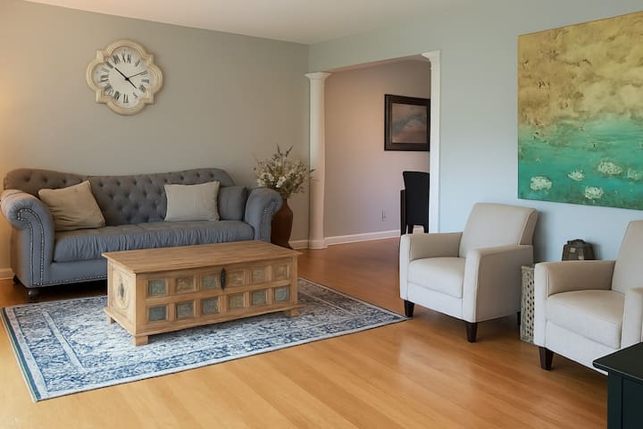 32071 Lake Rd, Avon Lake - Avon, OH