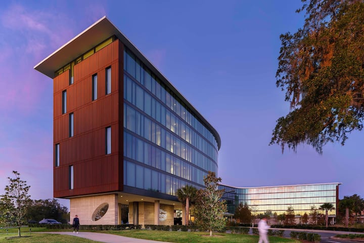 Studio W/ City Views | Near Uf & Downtown - Gainesville, FL