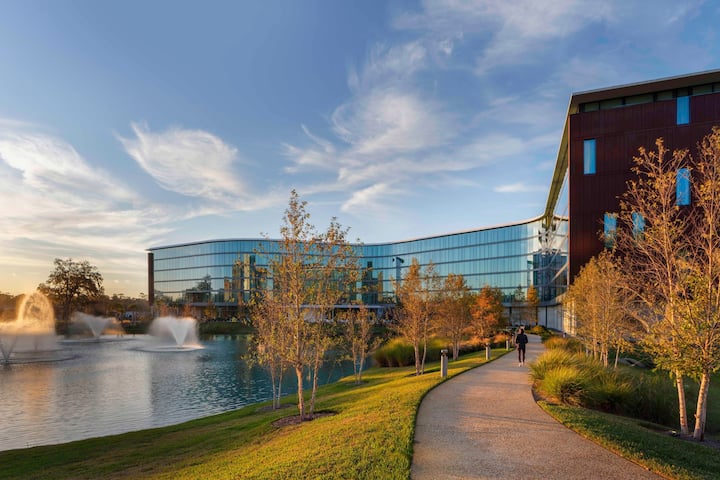 Lake View Two Queen Guestroom Near Uf Campus - Gainesville, FL