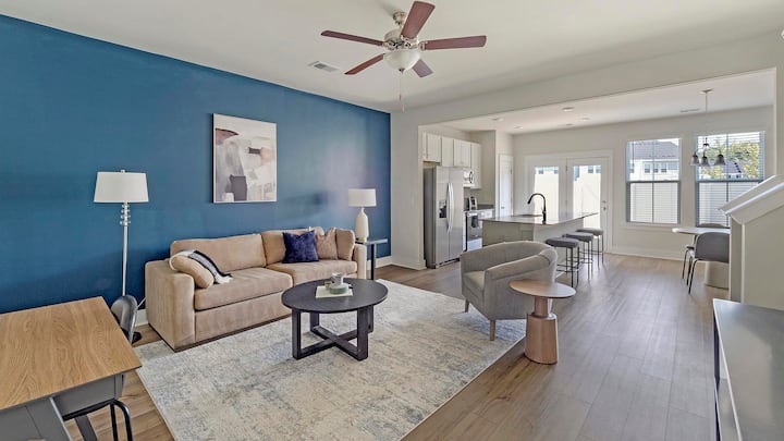 Landing | Stunning 3bd, Yoga Studio, Gym - Summerville, SC