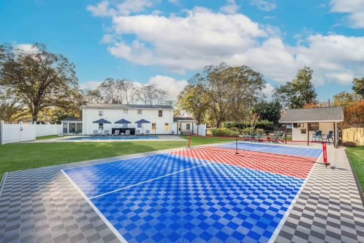 5 Br W/ Pool | Pickleball | Gameroom | Sunroom - Greenville, SC