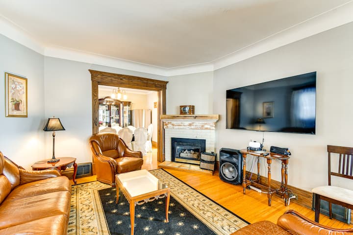 Walk To The Falls! Niagara Retreat W/ Hot Tub - Niagara Falls