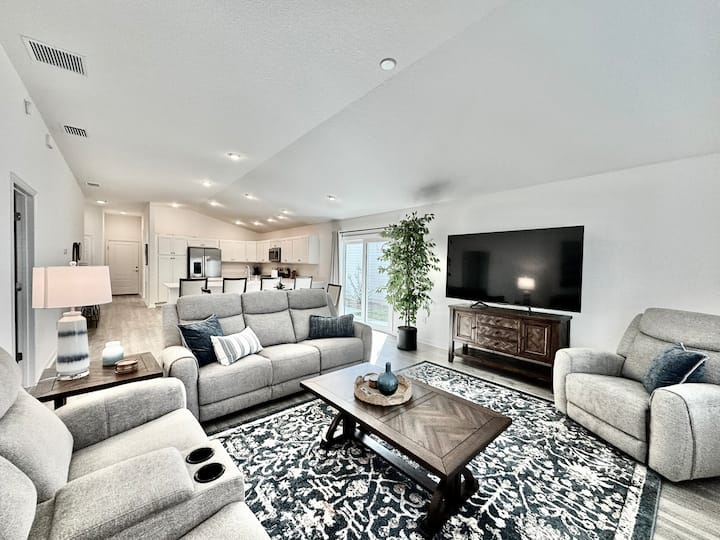 Dog Friendly 2/2 W/ Golf Cart In The Villages - Wildwood, FL