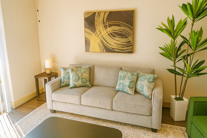 Downtown 1br Haven | King Bed & Relaxing Vibes - Montgomery