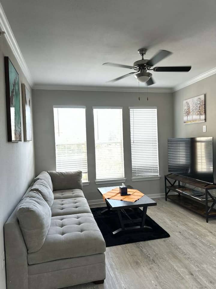 Chic Magnolia 1br | Lake Conroe & Nature Trails - The Woodlands, TX