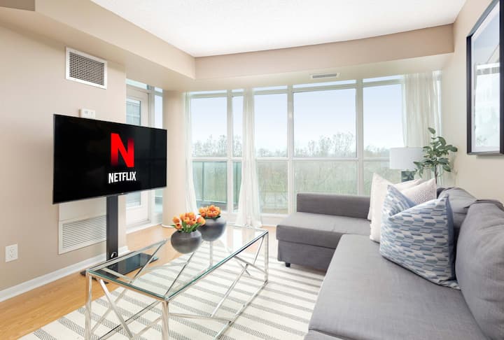 Sleek 2br Waterfront Oasis King Bed & Parking - Toronto