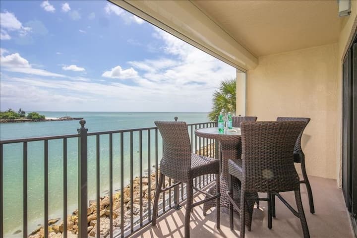 Escape 2 Lands End Your Beachside Paradise On T.i - St. Pete Beach, FL