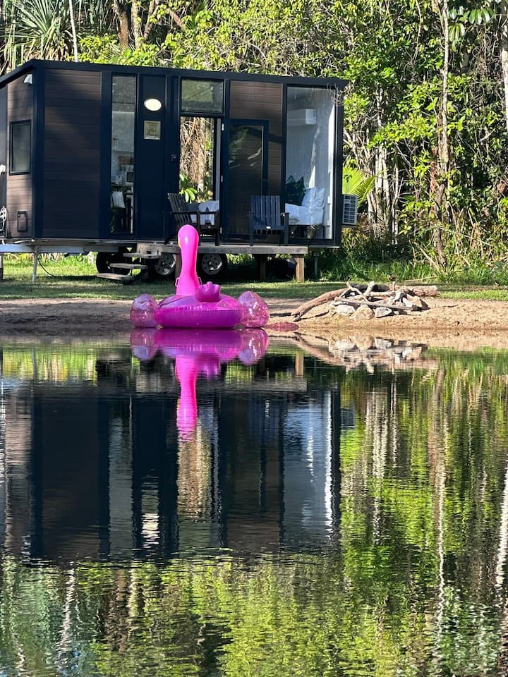 The Dacious By Tiny Away - Tully