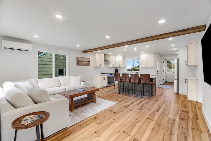 Sunny 3br Retreat Near Everett Waterfront - Lake Stevens, WA