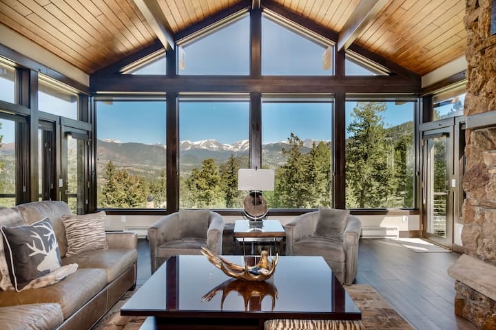 Hot Tub | High End Furnishings | Large Groups - Estes Park, CO