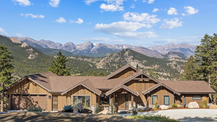 New Build | Hot Tub | Luxury Furnishings | Views - Estes Park, CO