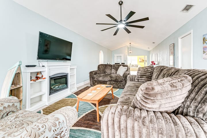 Canal-front Home W/ Boat Dock & Lanai In Hudson - Hudson, FL