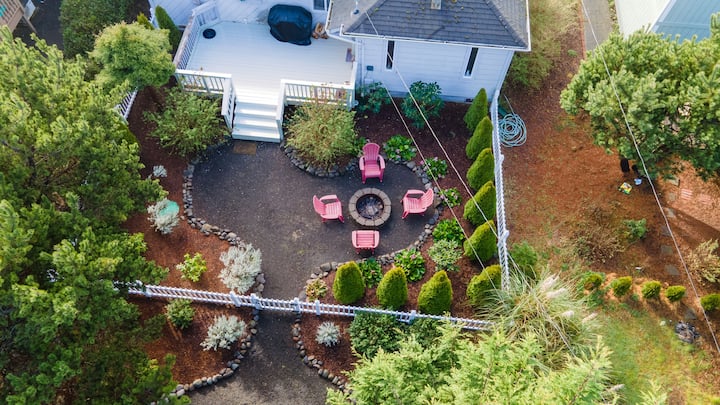 Chateau Serenity Beach House Dog's Welcome - Florence, OR